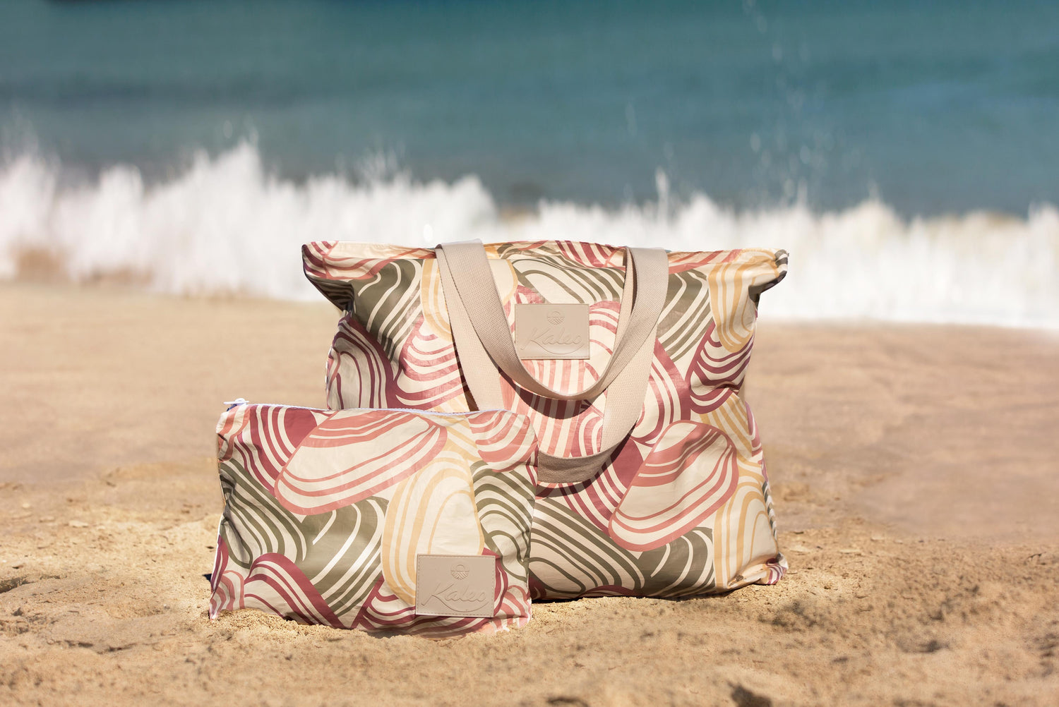 Kaleo Designs-Wearable NZ Art. Original prints by NZ artists.